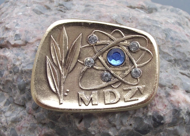 VINTAGE INTERNATIONAL WOMENS Day MDZ Jewelled Atomic Atom Science Pin ...