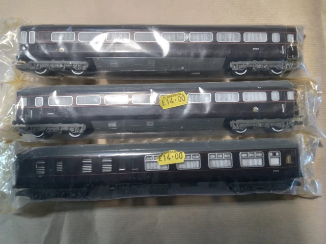 HORNBY ROYAL TRAIN coaches £63.08 - PicClick UK