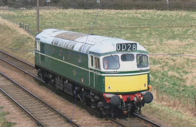 DIESEL TRAIN PHOTO Railway Picture Br Green Class 27 Photograph D5401 ...