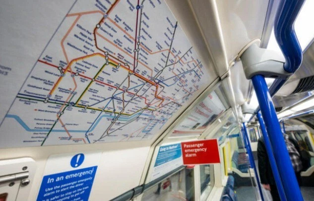 ORIGINAL CENTRAL LONDON Underground Tube Railway Passenger Train ...