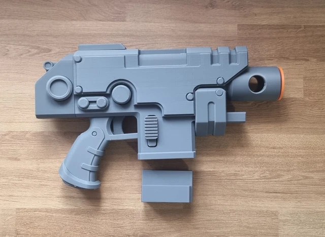 SPACE MARINES BOLT Pistol (Warhammer Style) - Cosplay/ Prop - 3D ...