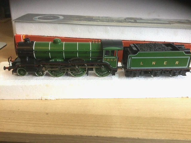 HORNBY R053 LNER CLASS B17 2862 renamed DARLINGTON in LNER lined green ...