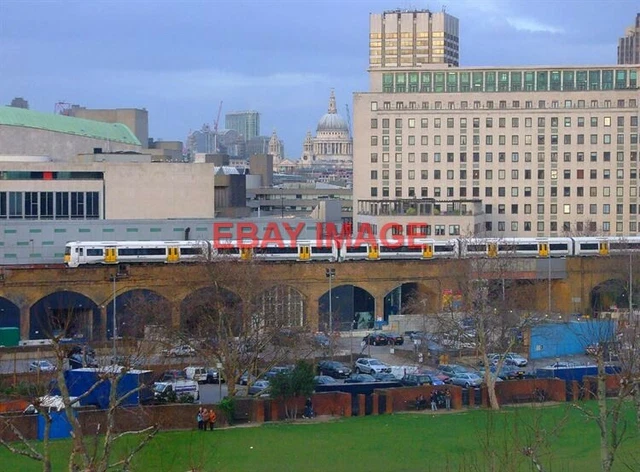 PHOTO SOUTH Eastern Trains 376 Class Emu Just Outside Charing Cross ...