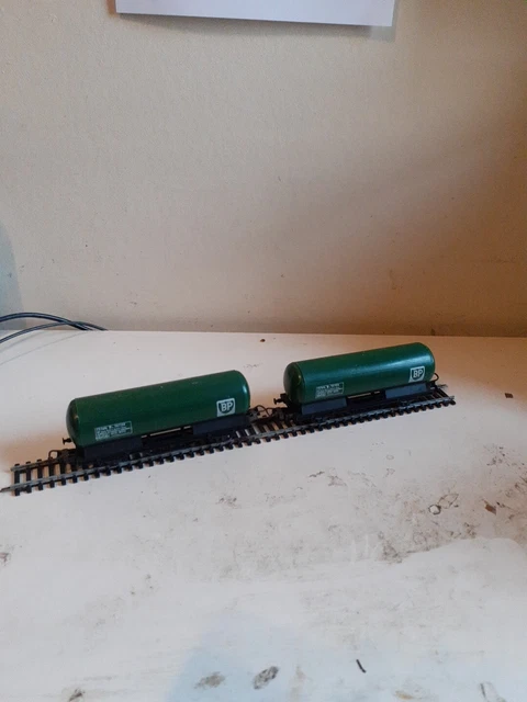 LIMA OO HO Gauge LWB Green BP Tanker Wagon X 2 £9.99 - PicClick UK
