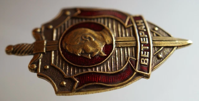 USSR-SOVIET RUSSIAN RARE Badge VCHK KGB FSB - Veteran EUR 28,21 ...