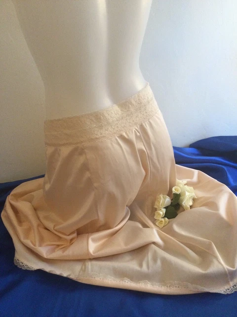 VINTAGE HALF SLIP Nylon Fashion Fit Montreal, Large, 6 panel A line $26 ...