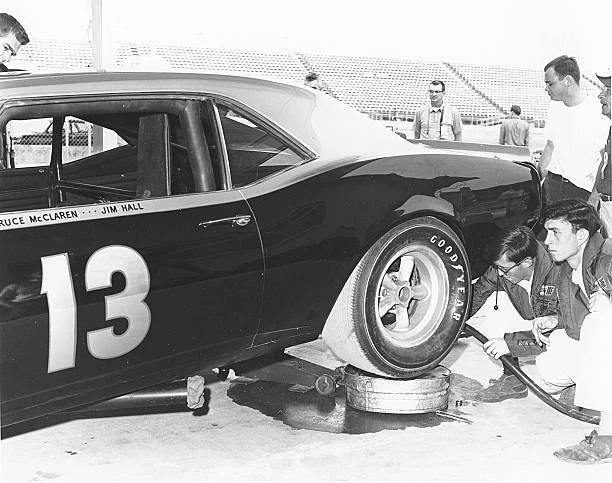 CAR OWNER HENRY Smokey Yunick With 1968 Camaro 1968 OLD RACING PHOTO $8 ...