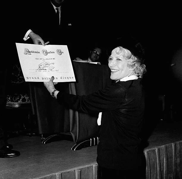SINGER DAMIA NICKNAMED Tragedian French Songs Receives Grand Prix ...