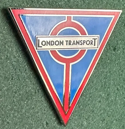 LONDON TRANSPORT RT Bus lapel Enamel pin Badge £6.00 - PicClick UK