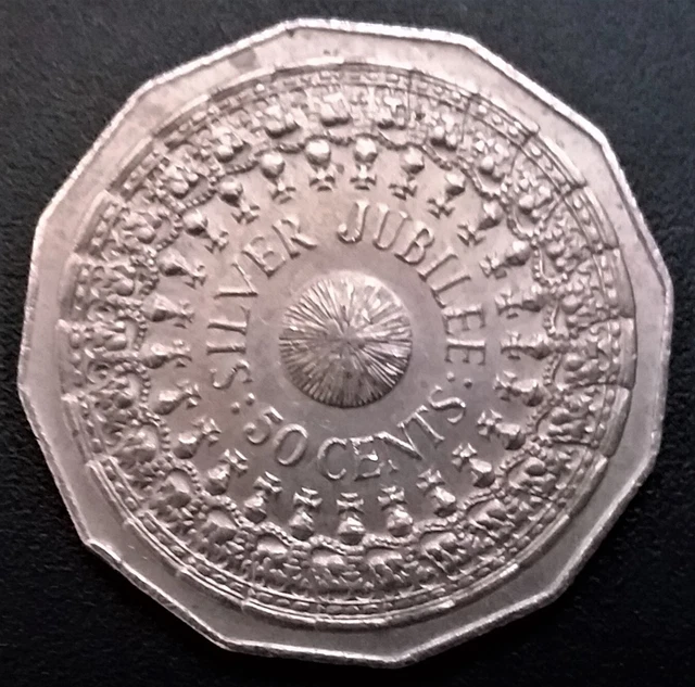 1977 AUSTRALIAN 50 Cent Coin - Queen Elizabeth II Silver Jubilee ...