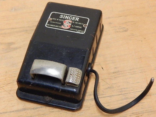 VINTAGE SINGER SEWING Featherweight Foot Controller Metal Pedal Simanco ...