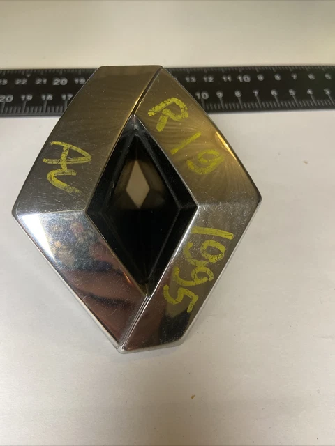 RENAULT R19 ORIGINE LOGO insigne emblème Monogramme Badge 832974 EUR 15 ...