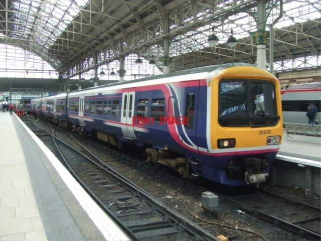 PHOTO CLASS 323 3-Car Emu No 323 230 At Manchester Piccadilly 09/07 £2. ...