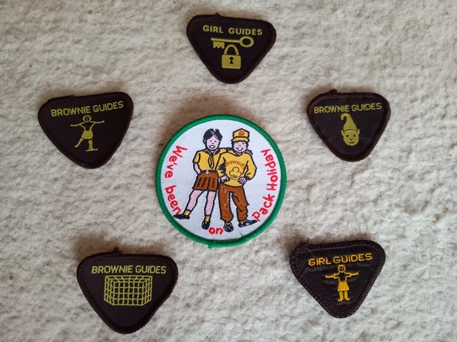 VINTAGE BROWNIE BADGES £0.99 - PicClick UK
