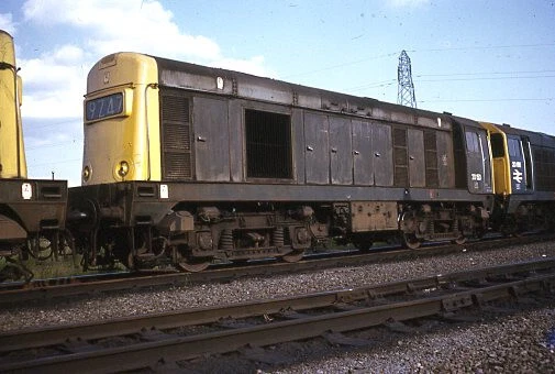 ORIGINAL COLOUR SLIDE of green 20153 BR class 20 diesel loco £3.99 ...