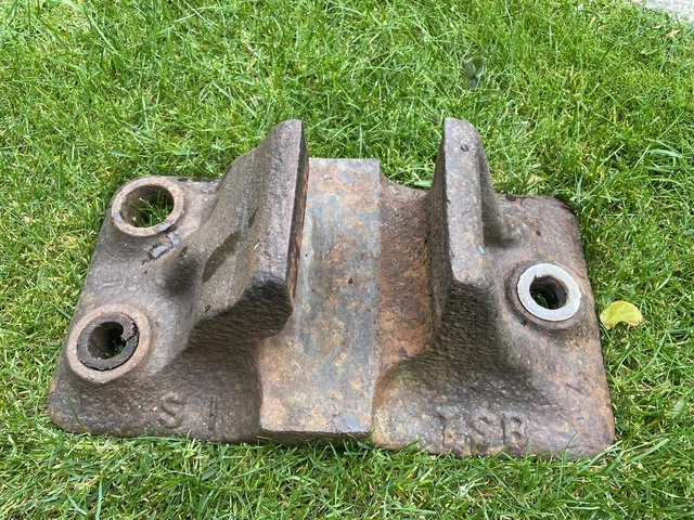 ANTIQUE VINTAGE CAST Iron Railway Track Sleeper Chair LNE 1937 £60.00 ...