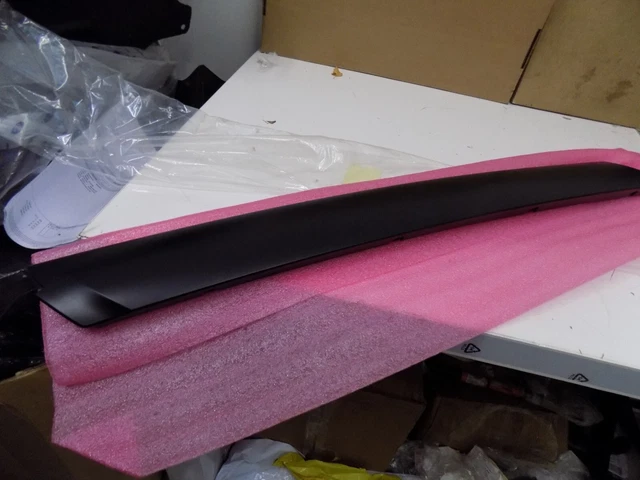 GENUINE RANGE ROVER Vogue Nearside A Pillar Outer Trim Moulding ...