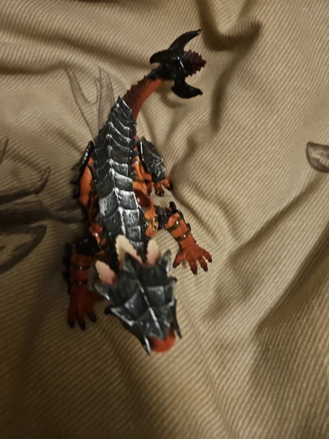 SCHLEICH ELDRADOR D-73527 Red Dragon Rider Armour 70100 Toy Figure £2. ...