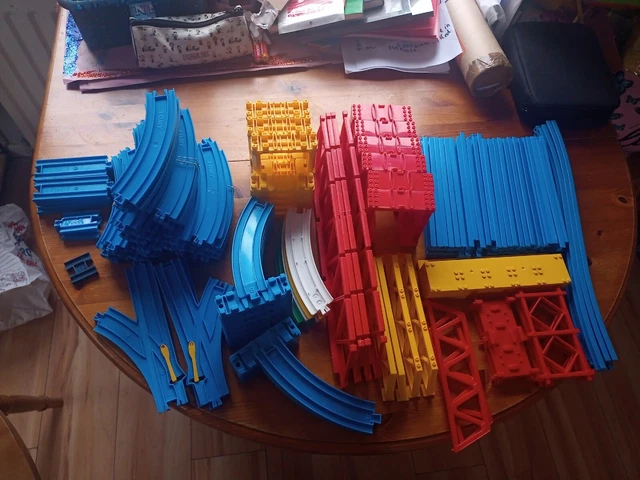 TOMY TRACKMASTER THOMAS Tank Engine Track Bridge Tunnel Building 2000's ...
