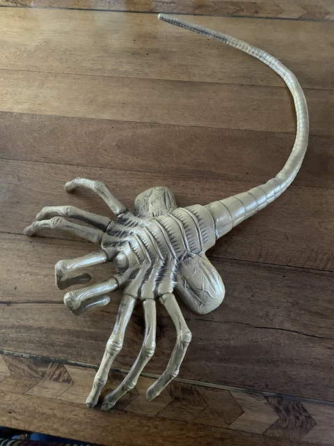 NECA LIFE SIZE Alien facehugger Foam Prop Replica £70.00 - PicClick UK