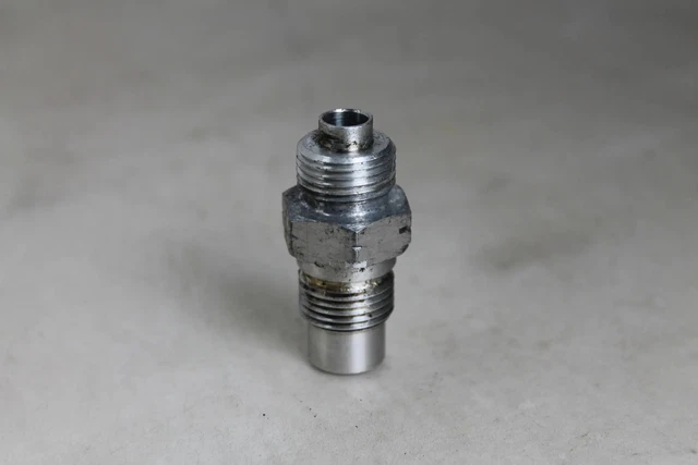 ORIGINAL VW T4 Tacho drive Threaded insert Gearbox Tacho shaft drive ...
