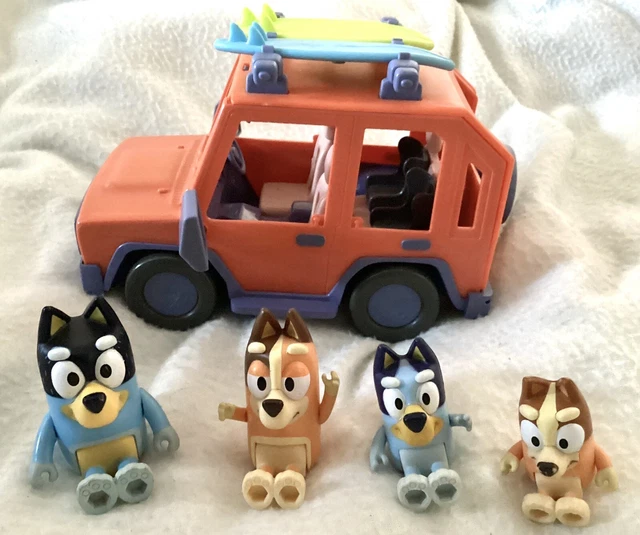 BLUEY CAR WITH Bluey Family Figures Bluey Bingo Dad Mum CBeebies EUR 21 ...