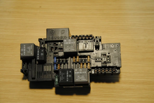 BOÎTE RELAIS FUSIBLE Avant Mercedes Benz C W205 A2229063202 EUR 40,00 ...