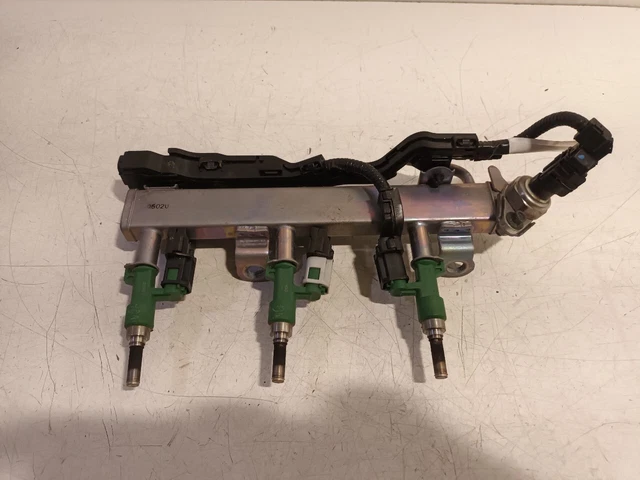 RAMPE D'INJECTION TOYOTA Yaris 1.5 Hybrid 82125k0030a EUR 96,00 ...