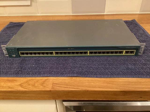 CISCO WS-C2950T-24 CATALYST 2950 Series 24-Port Switch with 2 x Gigabit ...