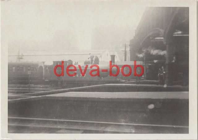 RAILWAY PHOTO LNER J83 8477 Edinburgh Waverley 1952 NBR 0-6-0T Loco £3. ...