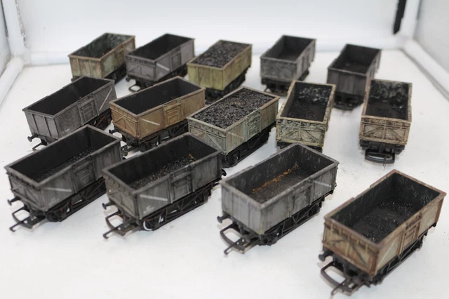 14 TRIANG OO R243 16T BR Mineral Wagons weathered & detailed - good ...