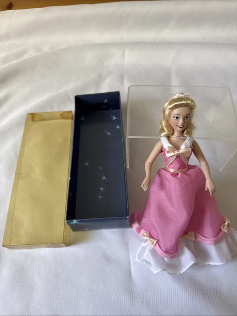 DISNEY PORCELAIN PRINCESS Doll by Deagostini 2004 CINDERELLA 11 with ...