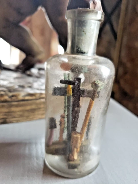 Rare Bouteille La Passion Du Christ Verre Soufflé Xixe Reliquaire Collection Eur 25000
