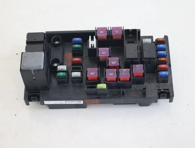 BOITE A FUSIBLE RELAIS COMPARTIMENT MOTEUR Subaru FORESTER 3 SH diesel ...