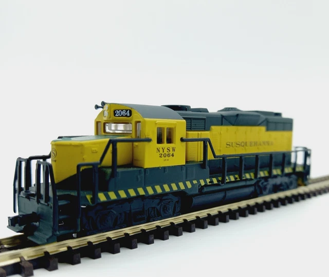 N GAUGE SCALE EMD Railroad Diesel Locomotive Train Engine Model Railway ...