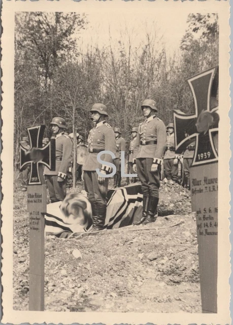 FOTO, MG.-BATL. 14, Beisetzung, Friedhof, Bar-le-Duc, Frankreich, 1942 ...