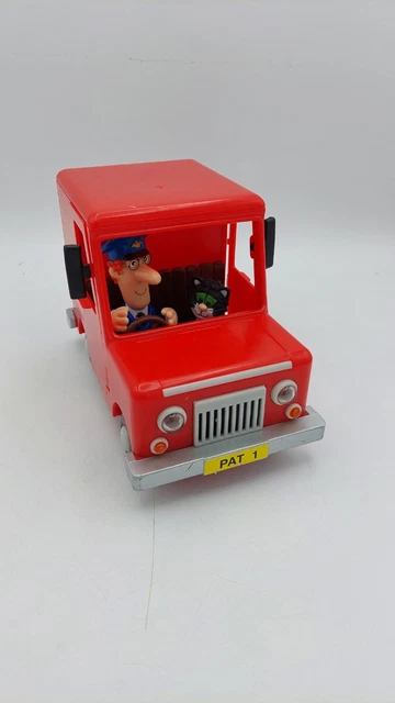 VINTAGE POSTMAN PAT 1 Friction Powered Red Van Pat & Jess Figures 2003 ...