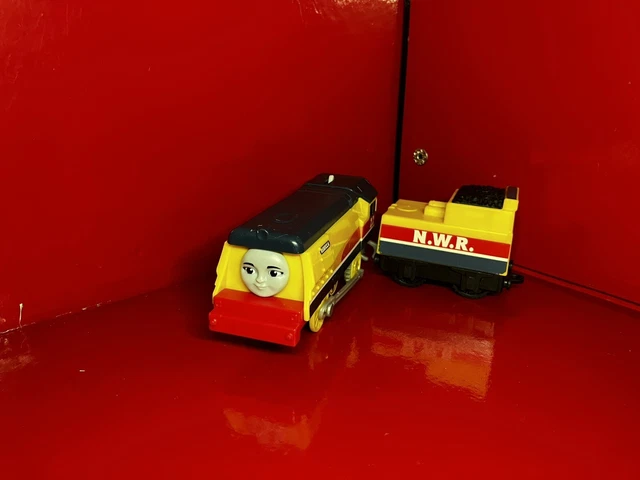 REBECCA & TENDER Trackmaster Thomas & Friends Motorised Battery Train £ ...