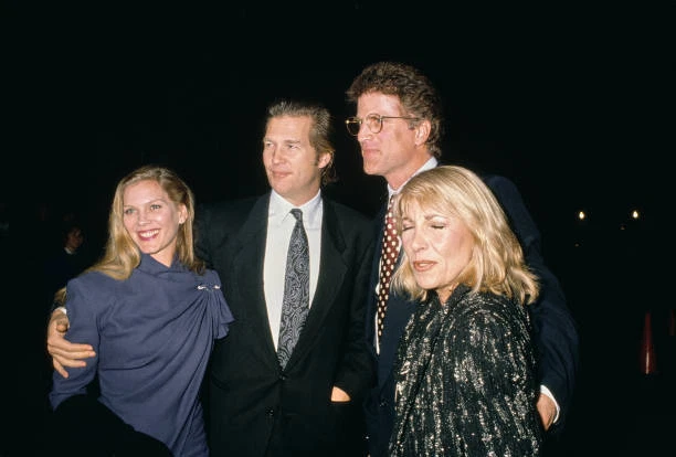 ACTOR JEFF BRIDGES With His Wife Susan Actor Ted Danson With His W- Old ...