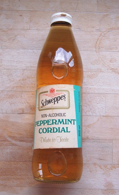 VINTAGE SCHWEPPES UNOPENED SEALED 850ml PEPPERMINT CORDIAL BOTTLE FULL ...