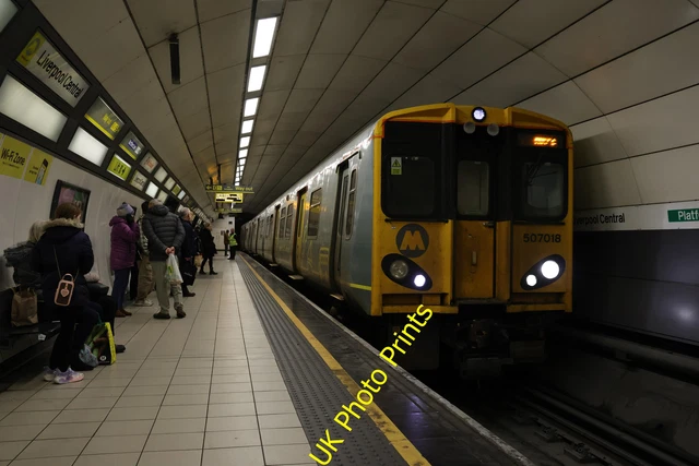 PHOTO RAILWAY 12X8 Class 507 EMU 507018 arrives at Liverpool Central ...