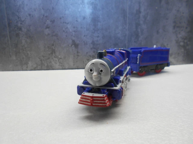 TOMY TRACKMASTER THOMAS the tank engine battery train hank no battery ...