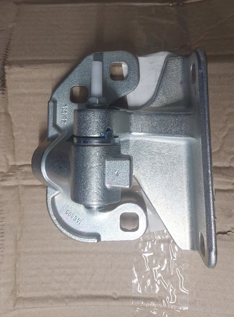 GENUINE MERCEDES BENZ Actros MP4 LH Lower Door hinge 0007201737 £250.00 ...