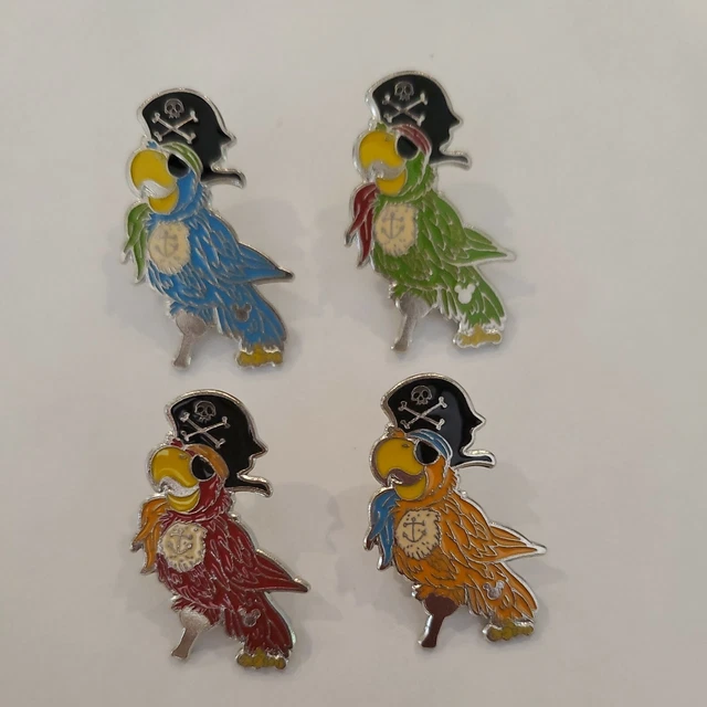 Disney Pirates Of The Caribbean Starter Set Pirate Mickey Flag Trading