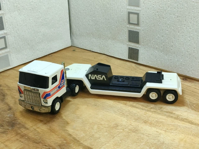 VINTAGE NASA CHALLENGER Space Shuttle Buddy L Mack Truck Trailer Toy ...