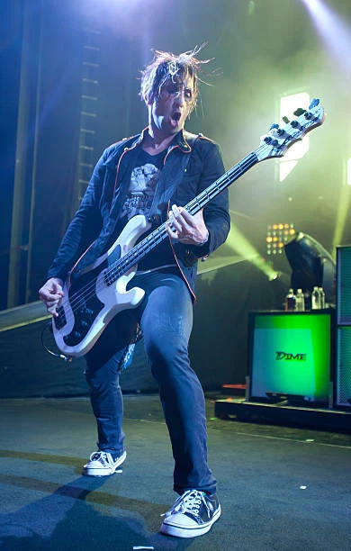 ERIC BASS OF Shinedown at DTE Energy Theatre on September 7 2012 i- Old ...