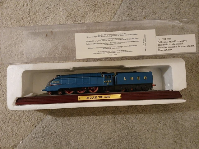 COLLECTABLE STATIC MODEL Locomotives On Plinth A4 Class Mallard £2.79 ...