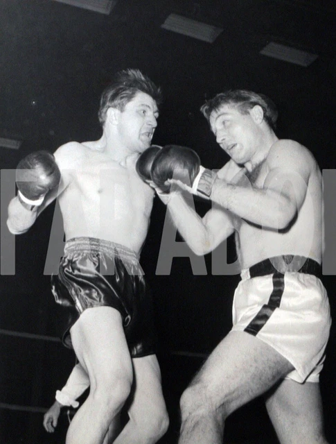 VINTAGE PHOTO BOXING Tiberius Mitri Facing Jean Ruellet Print 18x24cm £ ...