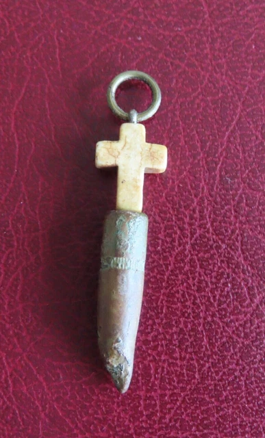 WW1 MEMORIAL CROSS On Top Of Battlefield Shrapnel Sweetheart Pendant £ ...