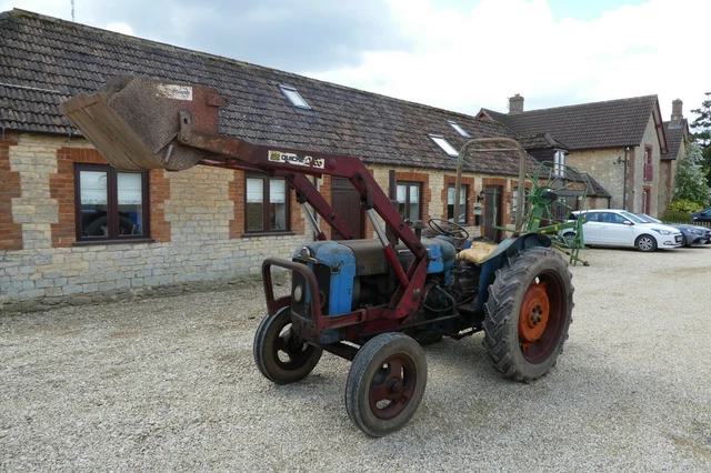 FORDSON SUPER MAJOR 2wd loader tractor with bucket rear weight very ...